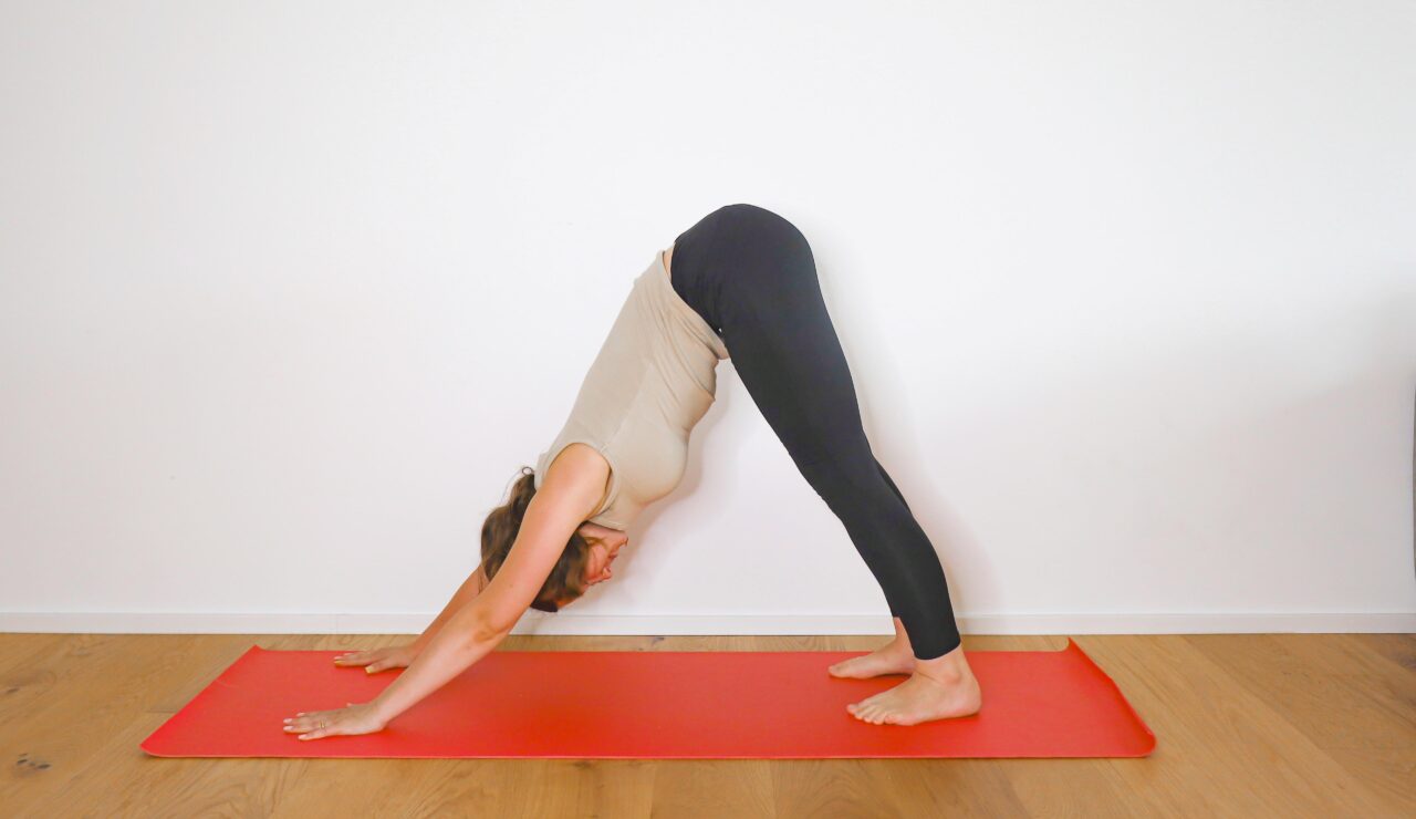 Mountain Pose (Parvatasana) - Instructions and Benefits